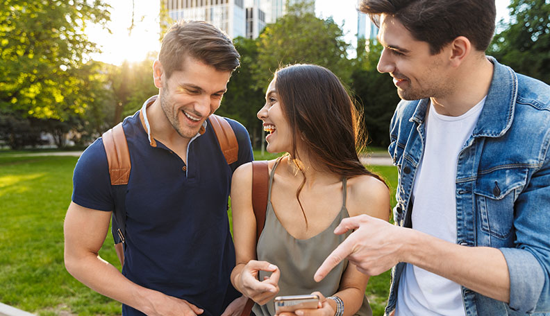 Friendly or Flirty? How to Read the Signs of a Flirty Girlfriend ...